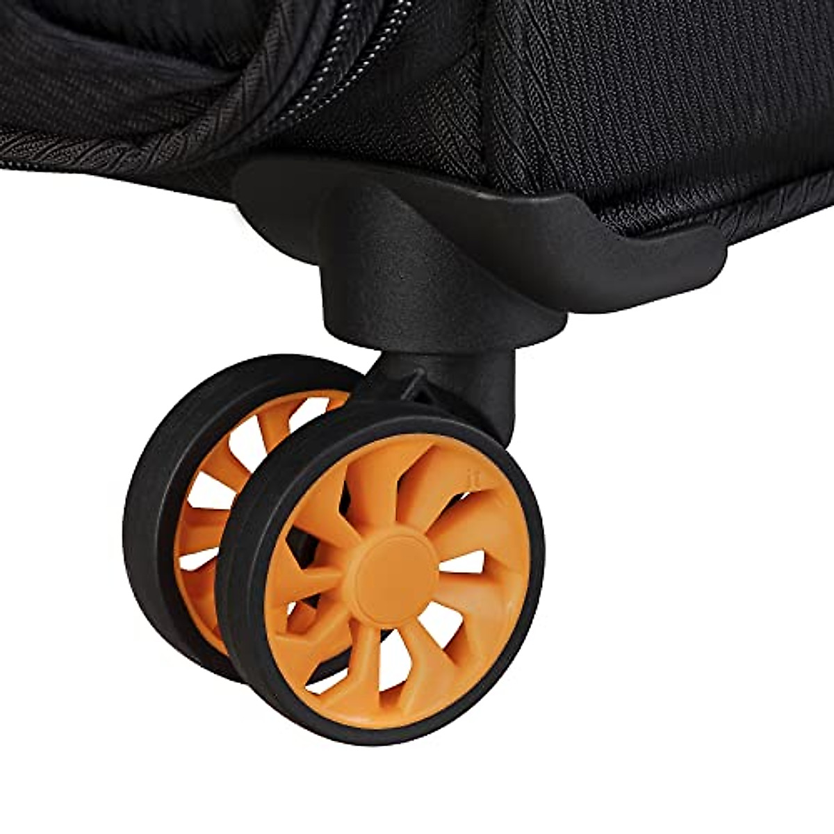 it luggage Lykke 32" Softside Checked 8 Wheel Spinner, Black