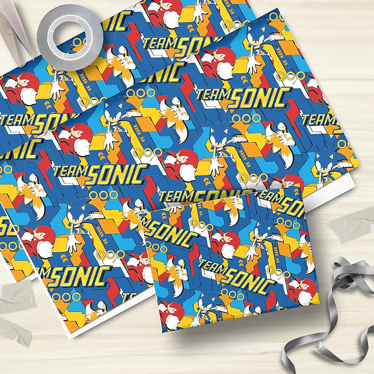 Danilo Sonic The Hedgehog Wrapping Paper, Two Sheet, Two Tags, Officially Licensed Gift Wrap, Recyclable, 70 x 50 when opened, multi-coloured
