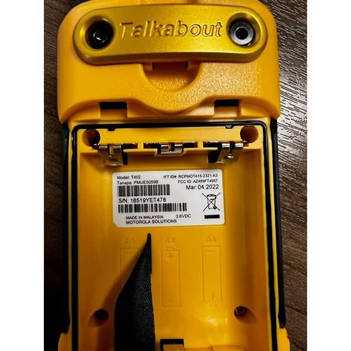 MOTOROLA Talkabout T402 Rechargeable Two-Way Radios (2-Pack)