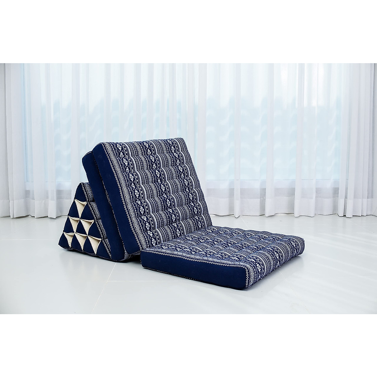 Leewadee - Comfortable Japanese Floor Mattress - Thai Floor Bed with Triangle Cushion - Futon Mattress - Thai Massage Mat, 67 x 21 inches, Blue White, Kapok Filling