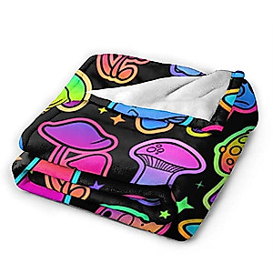 Trippy Mushroom Throw Blanket Soft Fleece Flannel Throws for Room Couch Bed Sofa Car