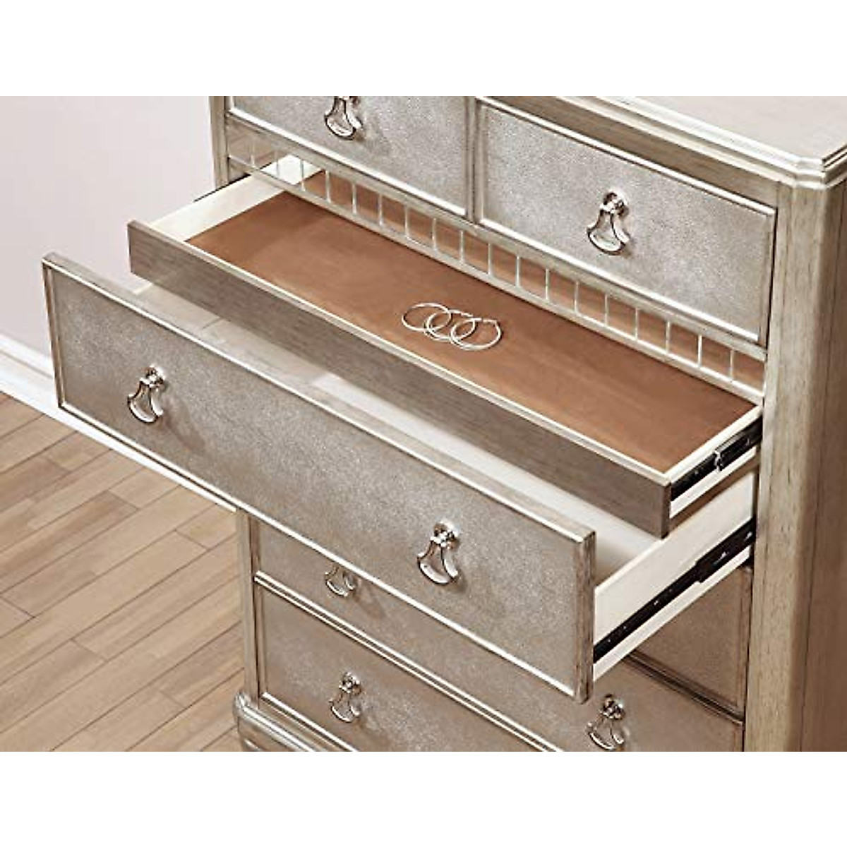 Coaster Furniture Bling Game Collection Chest 204185