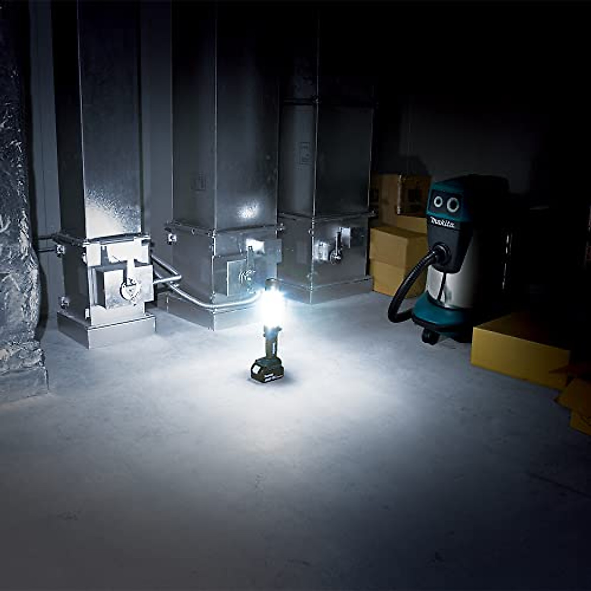 Makita DML806 18V LXT Lithium-Ion Cordless L.E.D. Lantern/Flashlight Tool