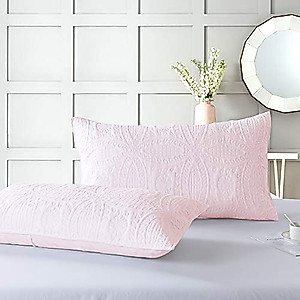 Boryard 3-Piece King Quilt Set, Lightweight Soft Bedspread (104x90 inches) with 2 Pillow Shams (20x36 inches), Pink