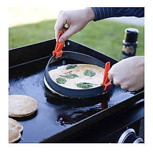 Blackstone AR 32 Ounce Collapsible Silicone Griddle Breakfast Tool Set with Heat Resistant Silicone Construction (4.65 x 4.65 x 6.85 Inches)