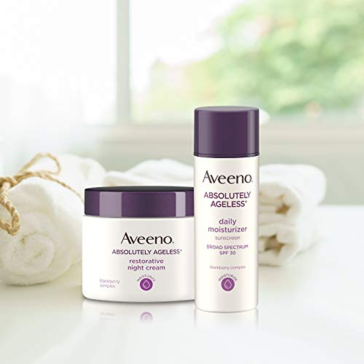 Aveeno Absolutely Ageless Anti-Wrinkle Facial Moisturizer with SPF 30 Sunscreen, Antioxidant-Rich Blackberry Complex, Vitamins C & E, Non-Comedogenic & Oil-Free Moisturizer, 1.7 fl. oz