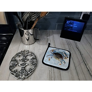 Caroline's Treasures 8011PTHD Blue Crab Pair of Pot Holders Kitchen Heat Resistant Pot Holders Sets Oven Hot Pads for Cooking Baking BBQ, 7 1/2 x 7 1/2