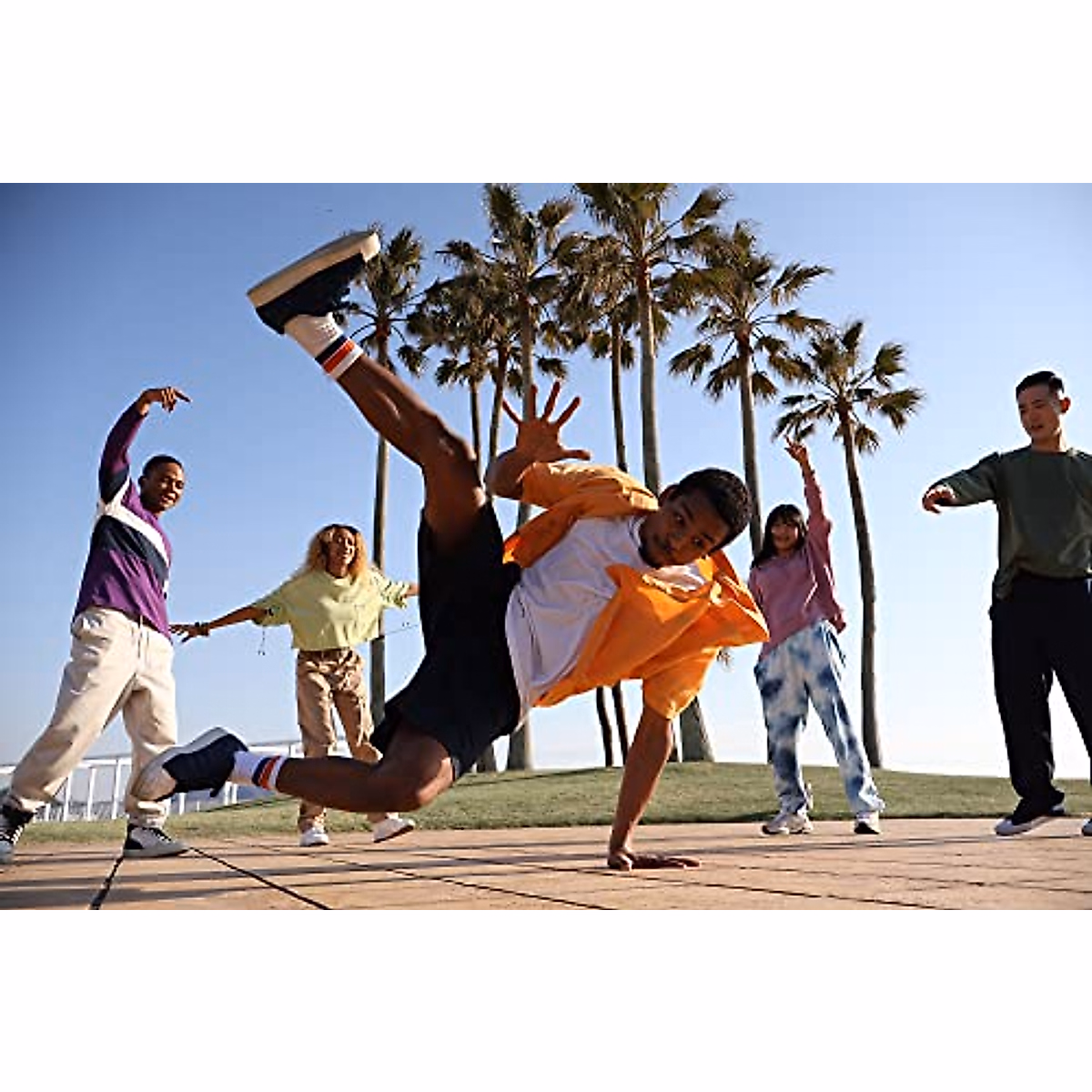 Canon EOS R10 Mirrorless Camera with RF-S 18-150mm Lens Kit