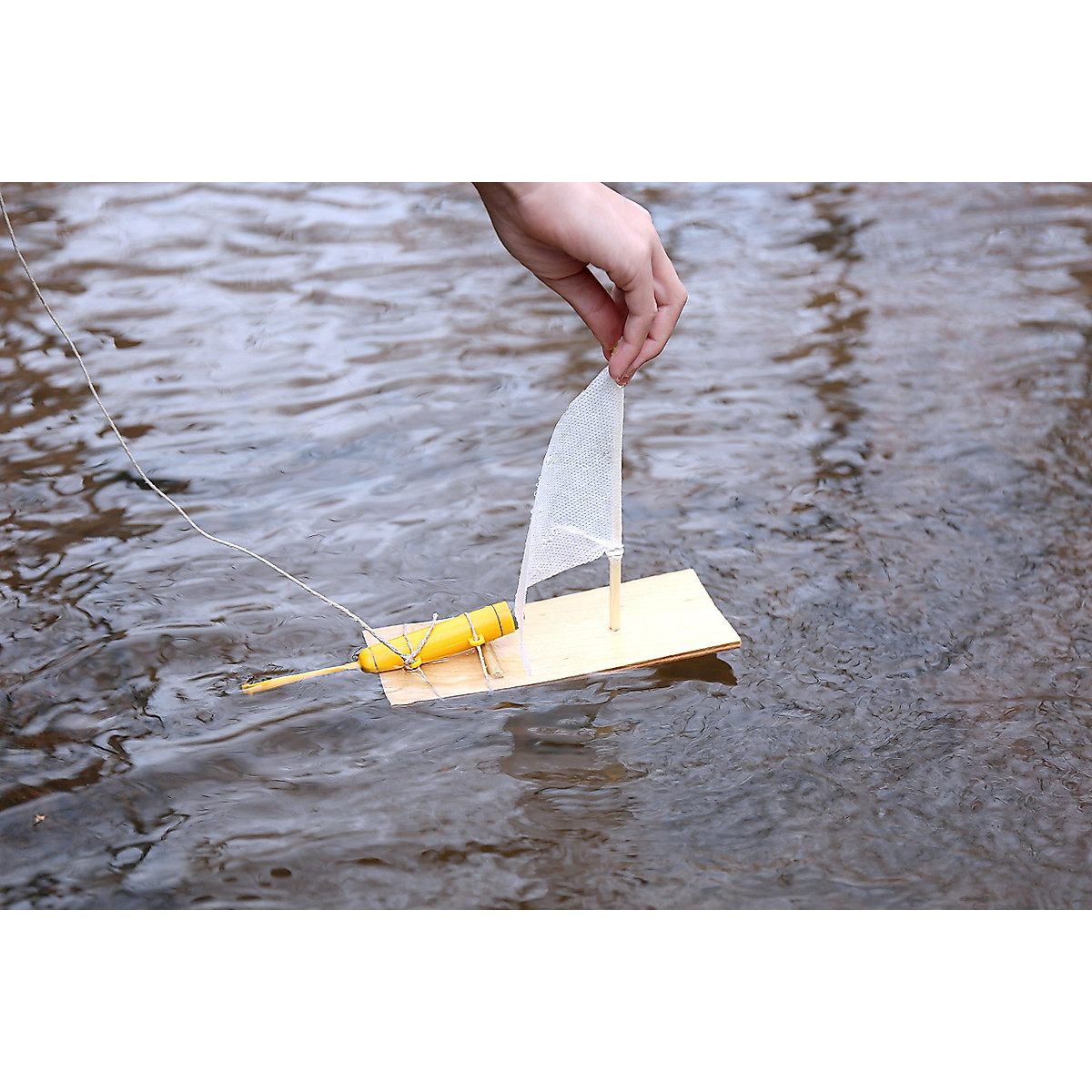 Kikkerland Make Your Own Motor Boat Huckleberry Motor