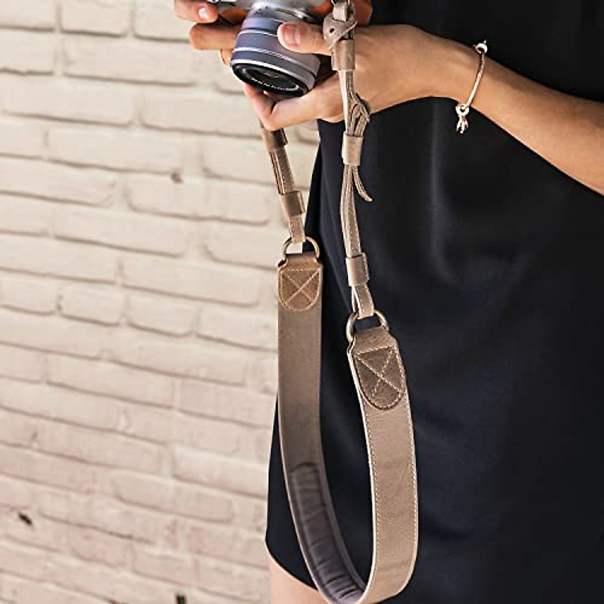 MegaGear SLR, DSLR Sierra Series Genuine Leather Camera Shoulder or Neck Strap