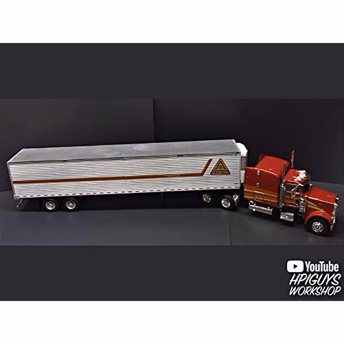 AMT Reefer Semi Trailer 1:24 Scale Model Kit