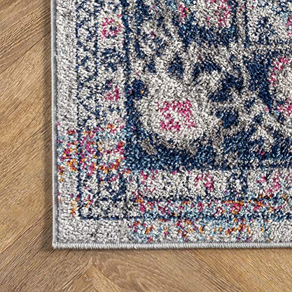 nuLOOM Lilah Medallion Vintage Area Rug, 5' x 7' 5", Blue