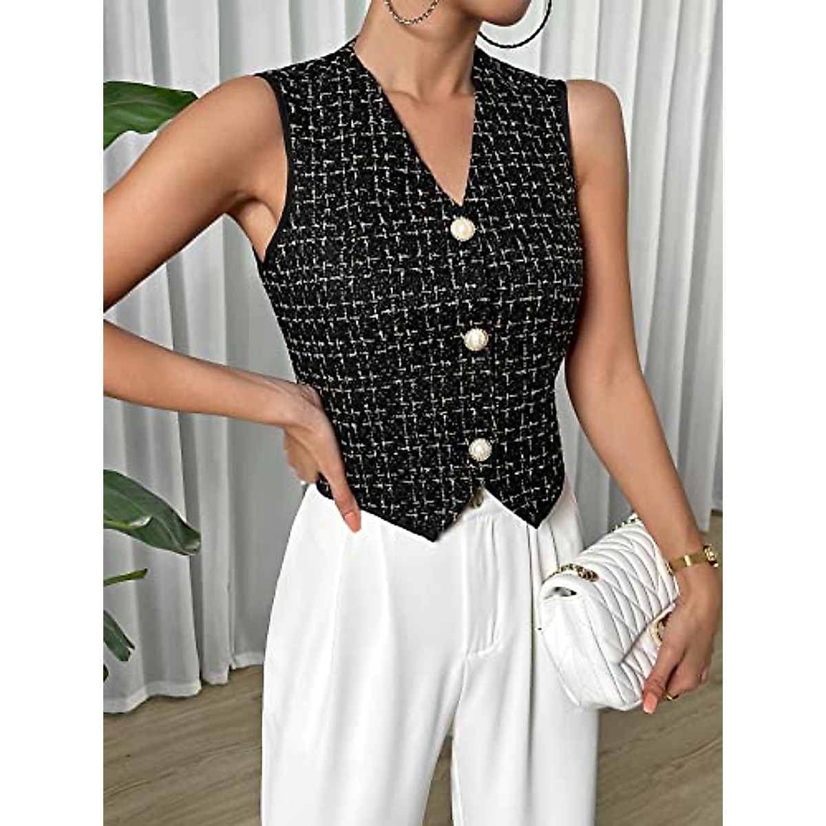 WDIRARA Women's Asymmetrical Hem Button Front Crop Blazer Sleeveless V Neck Blazer Vest Black M