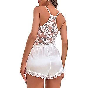 WDIRARA Women's Sleepwear 2 Piece Silk Satin Floral Lace Cami Top and Shorts Pajama Set White M