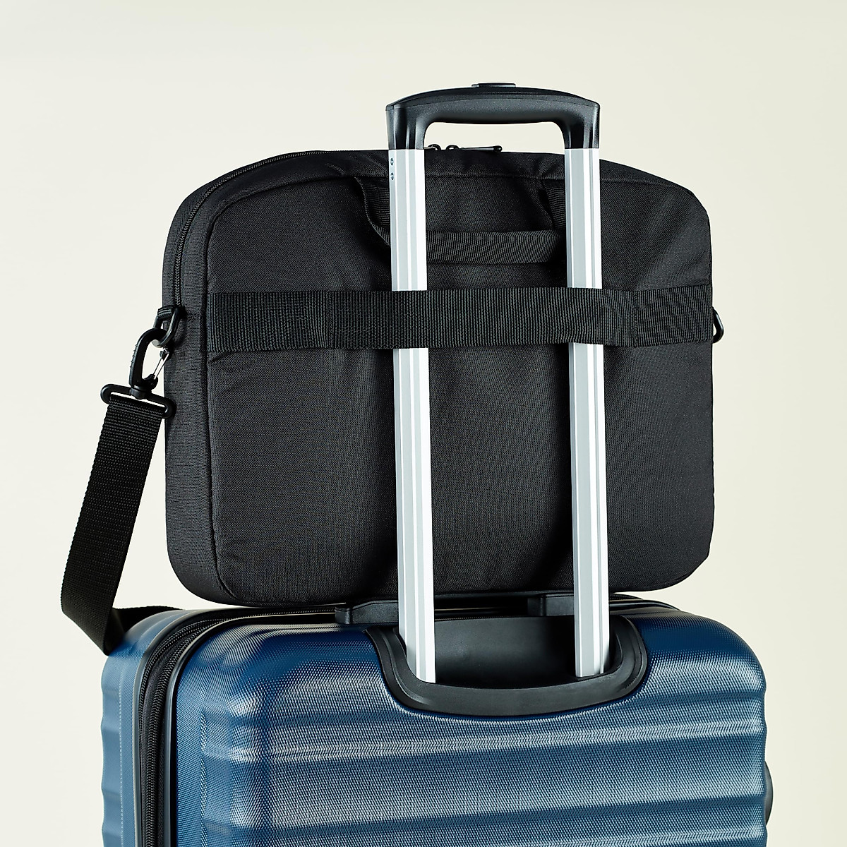 Amazon Basics 15.6-Inch Laptop Computer and Tablet Shoulder Bag Carrying Case, Black