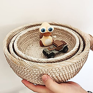 AMOLOLO 3Packs Wash White Round Rattan Bowl Basket,White Decorative Handmade Wicker Basket Tray with 4 Inch Deep Wall, Decorative Woven White Bread Basket Fruit Bowl Key Holder Table Centerpiece