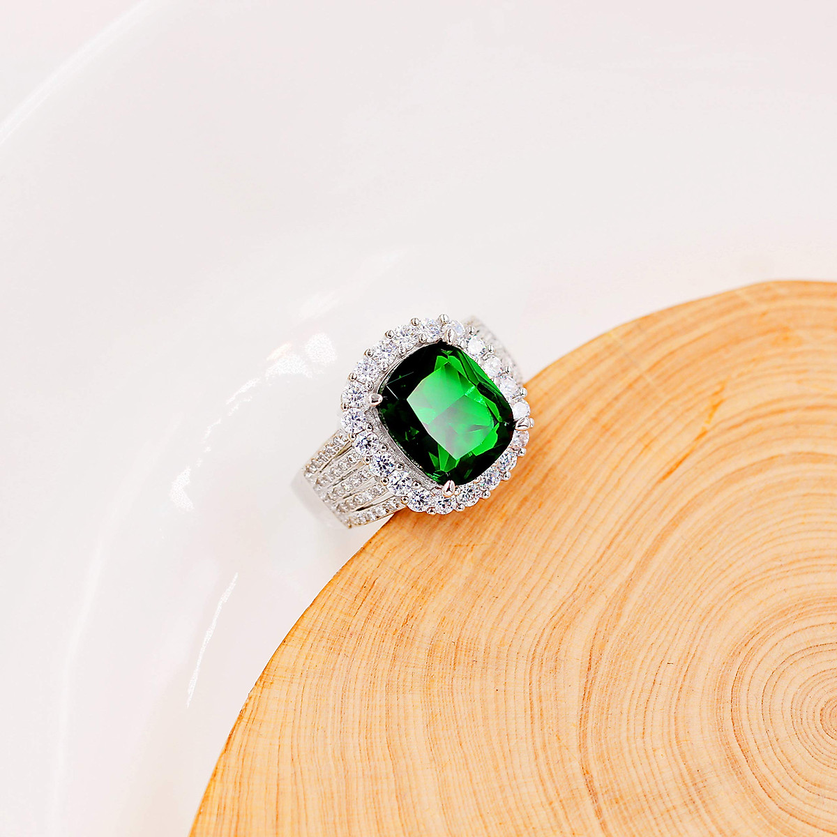 Uloveido Women's Platinum Plated Cushion Cut 5CT Simulated Emerald Rings, Adjustable Birthstone Ring, Green Cubic Zirconia Jewelry Y987