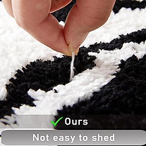 Spooky Skull Knife Carpet, Halloween Area Rug for Home Decor, Gothic Mat with Scary Scream Design (88.9CM)