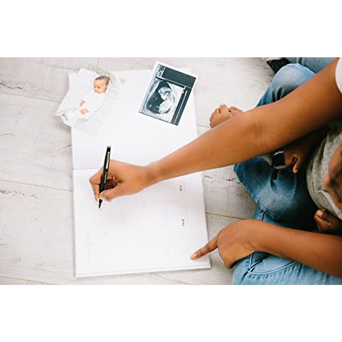 Pearhead Welcome Little One First 5 Years Memory Book, Gender-Neutral Baby Keepsake for New and Expectant Parents, Pregnancy And Milestone Journal, Gray Gingham