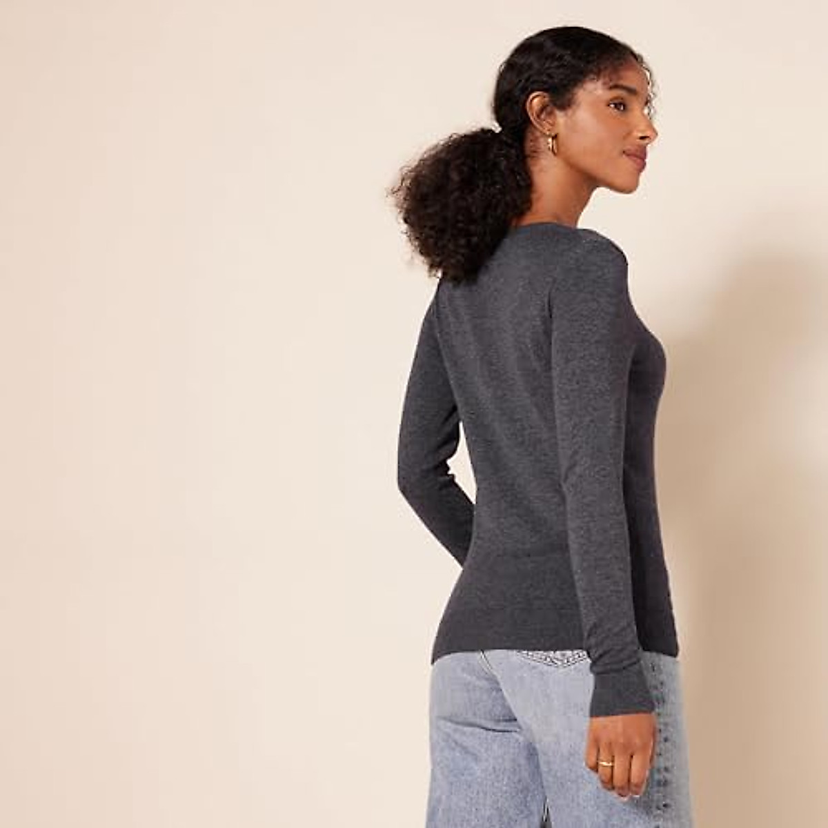 Amazon Essentials Women's Classic-Fit Lightweight Long-Sleeve V-Neck Sweater (Available in Plus Size), Charcoal Heather, X-Large