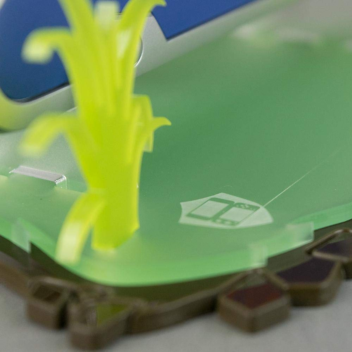 Display Stand for the Nintendo Hylian Shield New 2DS XL