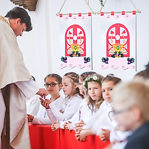 SmoothNovelty First Communion Banner Kit 9 x 12 Inches Felt Holy Communion Banner First Communion Grapes Craft 1st Communion Banner Kit for Church Sunday School Boys Girls DIY Catholic (Pink)