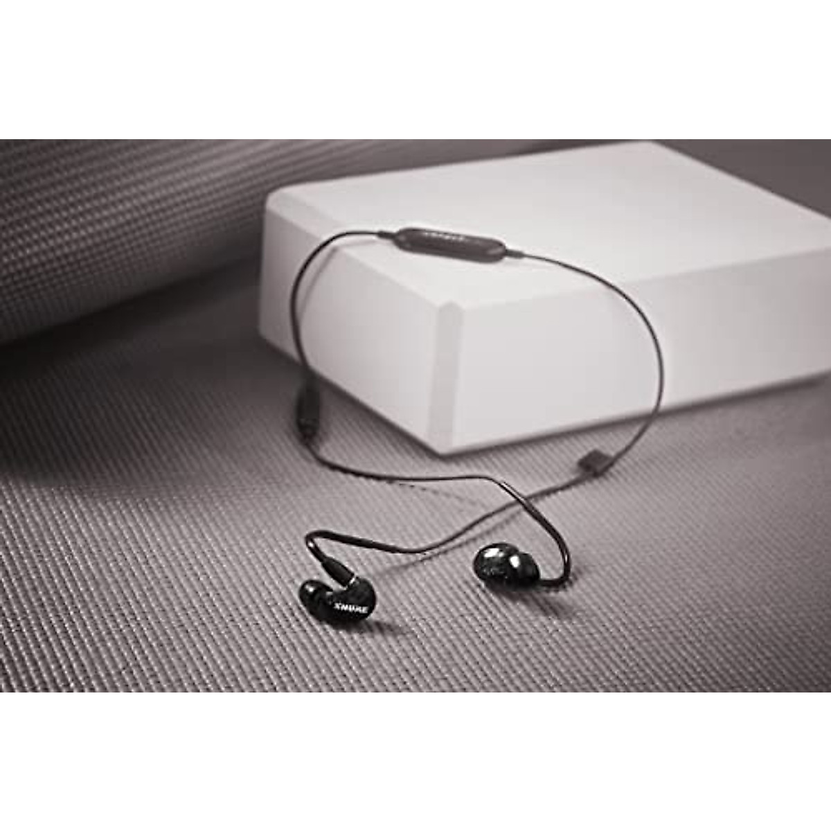 Shure SE215 PRO Wired Earbuds - Professional Sound Isolating Earphones, Clear Sound & Deep Bass, Single Dynamic MicroDriver, Secure Fit in Ear Monitor, Plus Carrying Case & Fit Kit - Black (SE215-K)