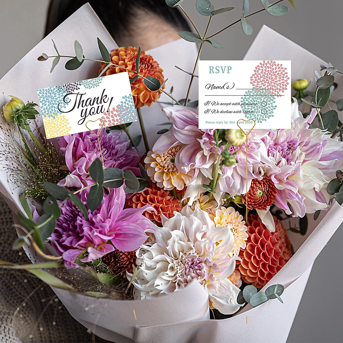 CCINEE 30Pcs Metal Wire Floral Place Card Holder Pick 13In Heart Golden Floral Picks Photo Memo Car Holder for Wedding Birthday Party Supply