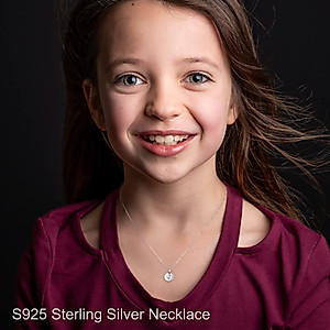 Turandoss S925 Sterling Silver Disc Initial Necklaces for Women, Dainty Hypoallergenic Initial Necklace Disc Letter Pendant S925 Sterling Silver Initial Necklaces for Women Gifts (C)