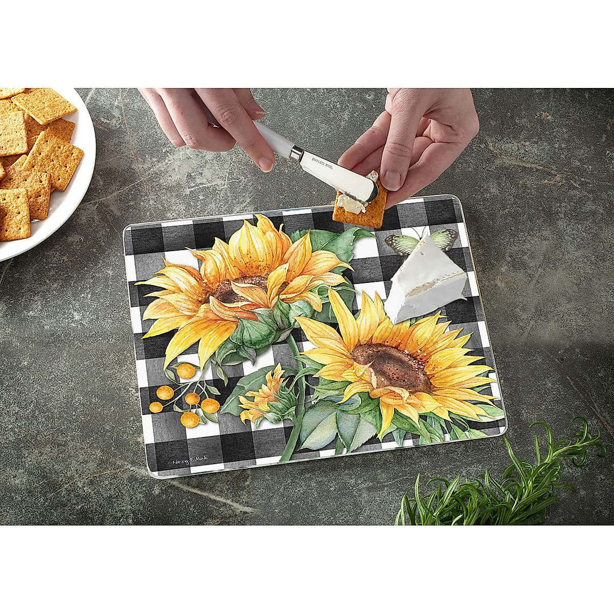 CounterArt Sunflower Fields Decorative 3mm Heat Tolerant Tempered Glass Cutting Board 10” x 8” Manufactured in the USA Dishwasher Safe