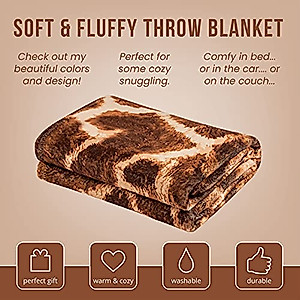 Giraffe Print Throw Blanket, Adorable Super-Soft Extra-Large Giraffe Blanket for Women, Girls, Teens and Children, Cute Fleece Giraffe Throw (50in x 60in) Warm Plush and Cozy Throw for Sofa or Couch