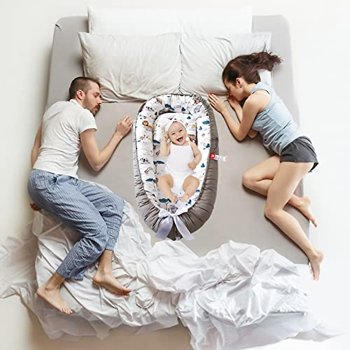 Vohunt Baby Lounger for Newborn,100% Cotton Co-Sleeper for Baby in Bed with Handles,Soft Newborn Lounger Adjustable Size & Strong Zipper Lengthen Space to 3 Tears Old(Grey-Edged Lion)