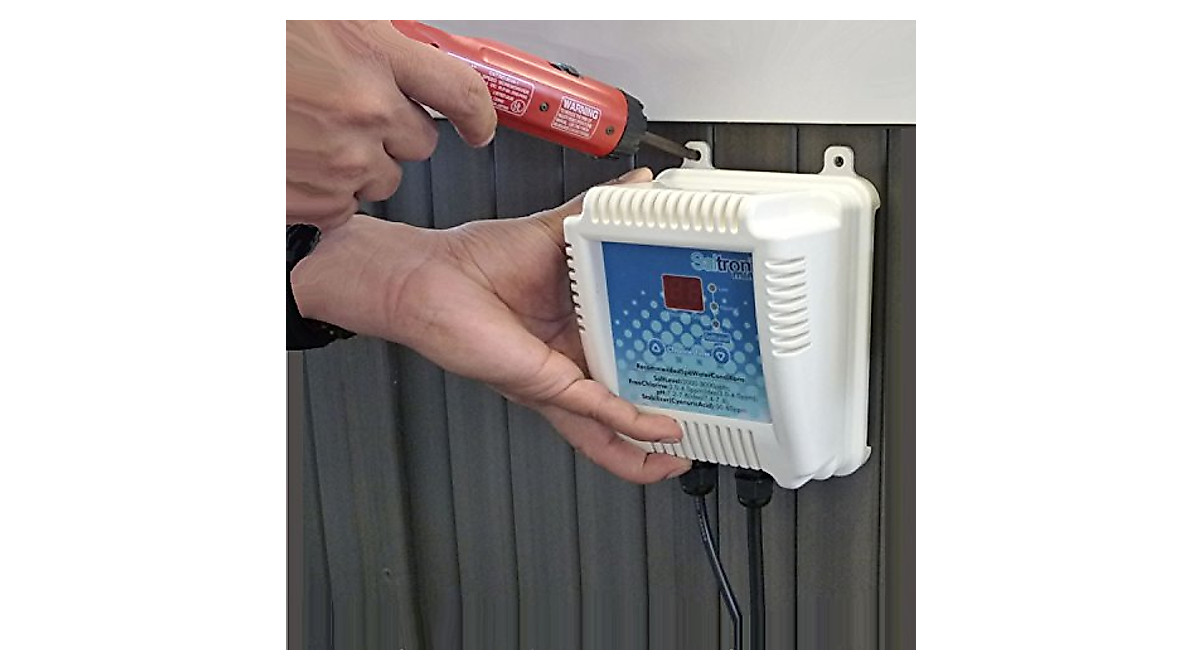 Saltron Mini Salt Water System for Hot Tubs & Spas - Up to 2000 Gal