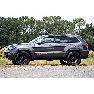 Rough Country 2.5 Lift Kit w/N3 Struts for 16-22 Jeep Grand Cherokee WK2-91430