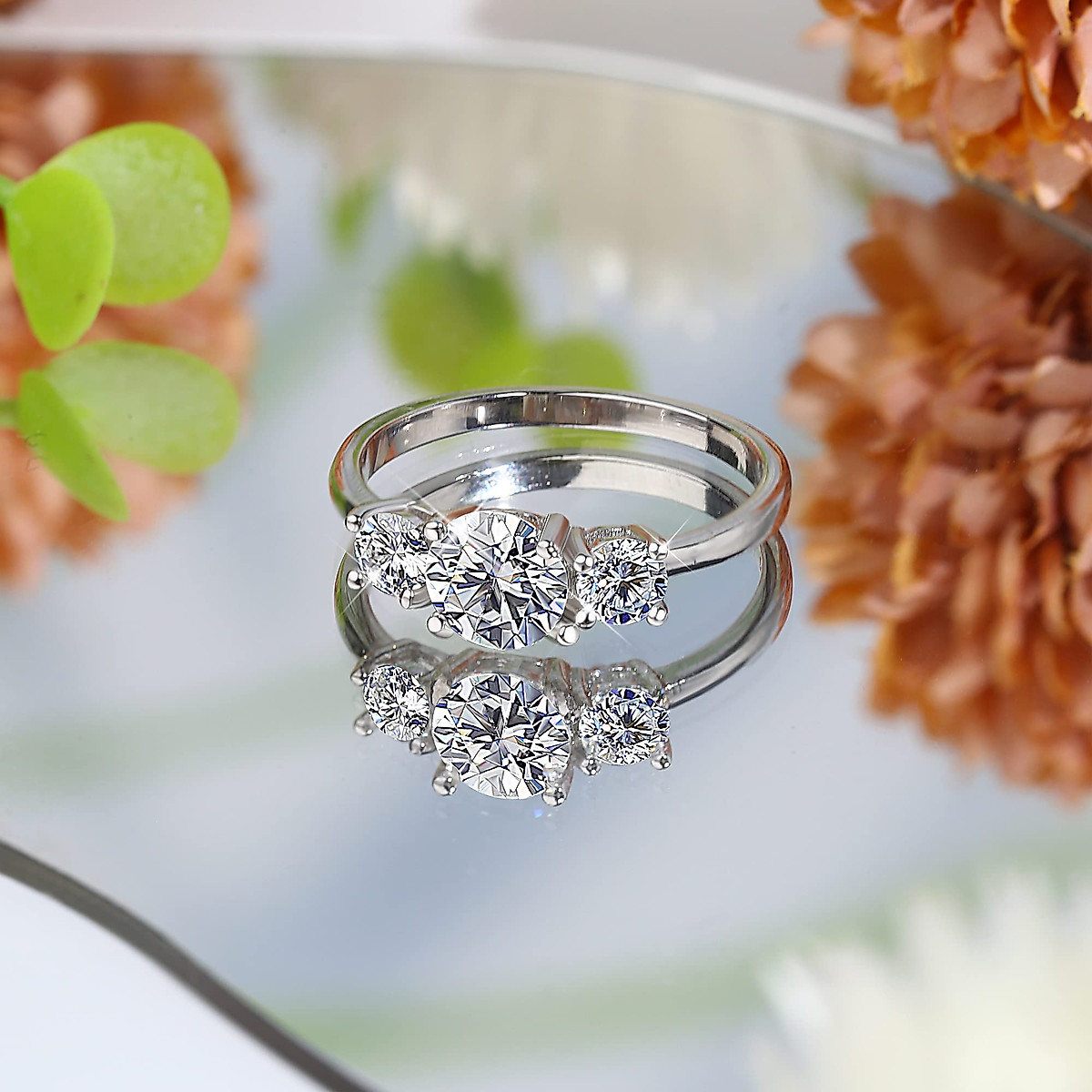 GEMQUEEN Moissanite Engagement Ring 1.60ct Brilliant Round Cut D Color VVS1 Clarity Lab Created Diamond Eternity Rings 18K White Gold Plated Hypoallergenic Sterling Silver Moissanite Wedding Rings for Women