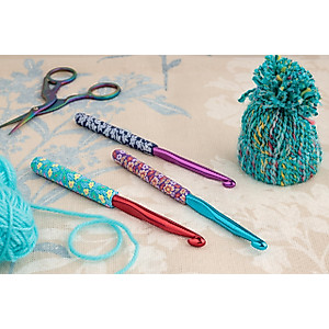 The Quilted Bear Crochet Hook Set - Premium Soft Grip Floral Crochet Hooks with Polymer Clay Handle 12 Hook Kit (2mm, 2.5mm, 3mm, 3.5mm, 4mm, 4.5mm, 5mm, 5.5mm, 6mm, 6.5mm, 7mm & 8mm)