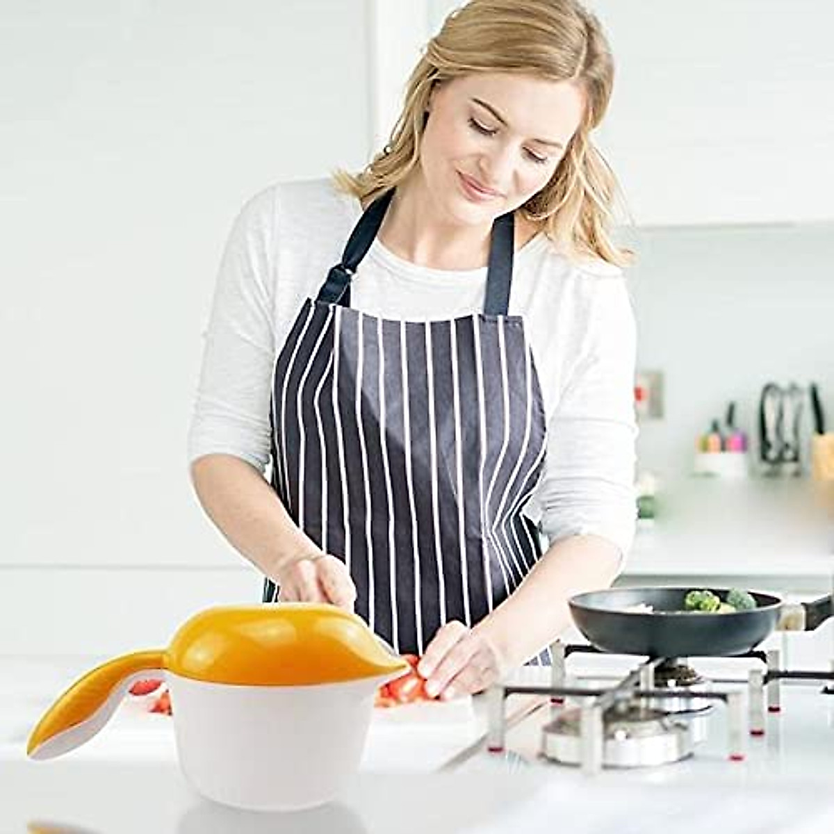 Microwave Scrambled Egg & Omelette Cooker, Fast, Delicious Microwaveable Eggs- As Seen On TV