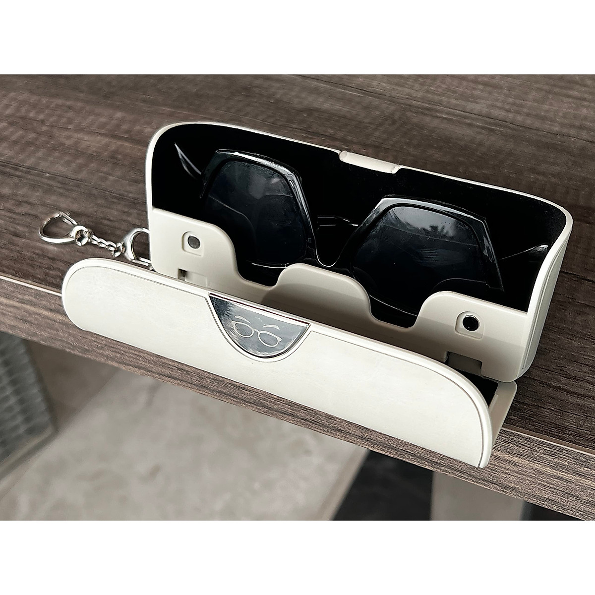 Leslie Jordan Beige EyeCarry Eyeglasses Case Soft Vegan Leather Glasses Holder, Men Or Women Hard Shell Case For Sunglasses Reading Glasses & More, Patented Open Face Design For Easy One-Handed Access