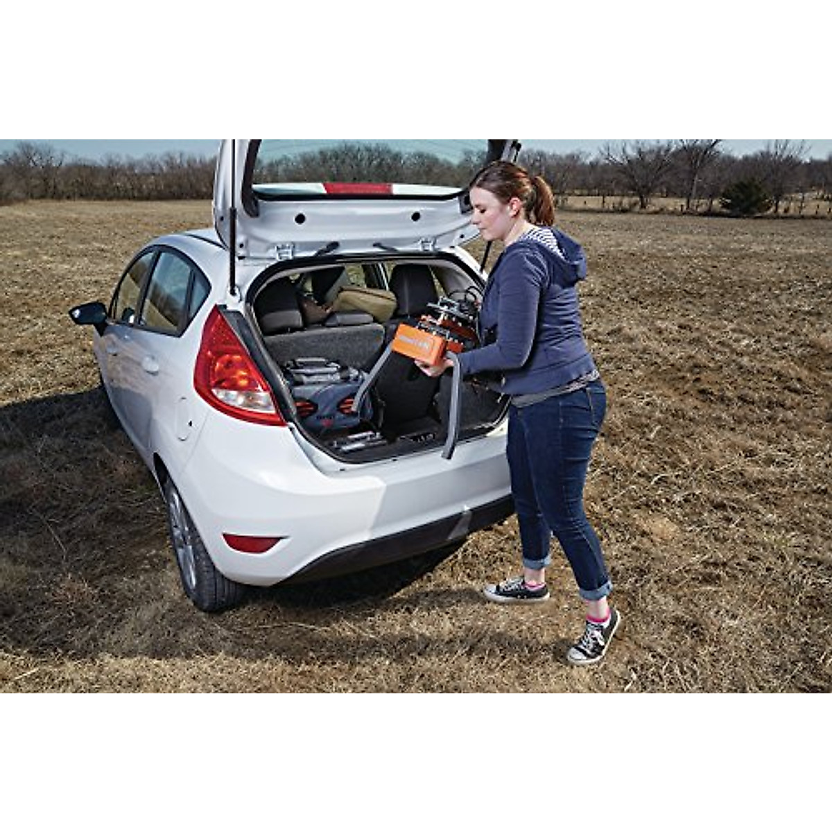 Champion Workhorse Electronic Clay Pigeon Thrower, Compact Skeet Thrower with 50 Clay Magazine