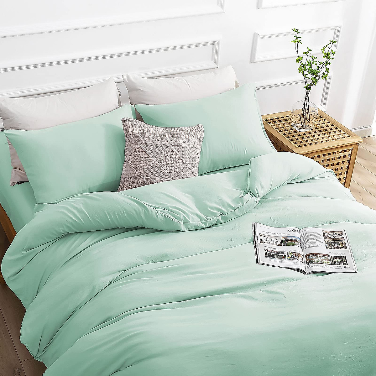 Sasttie Sage Green Duvet Cover Queen, Ultra Soft Prewashed Queen Duvet Cover Set, 3 Pieces, 1 Duvet Cover with Zipper Closure and Corner Ties (90''x90''), 2 Pillowcases (20''x 30'')