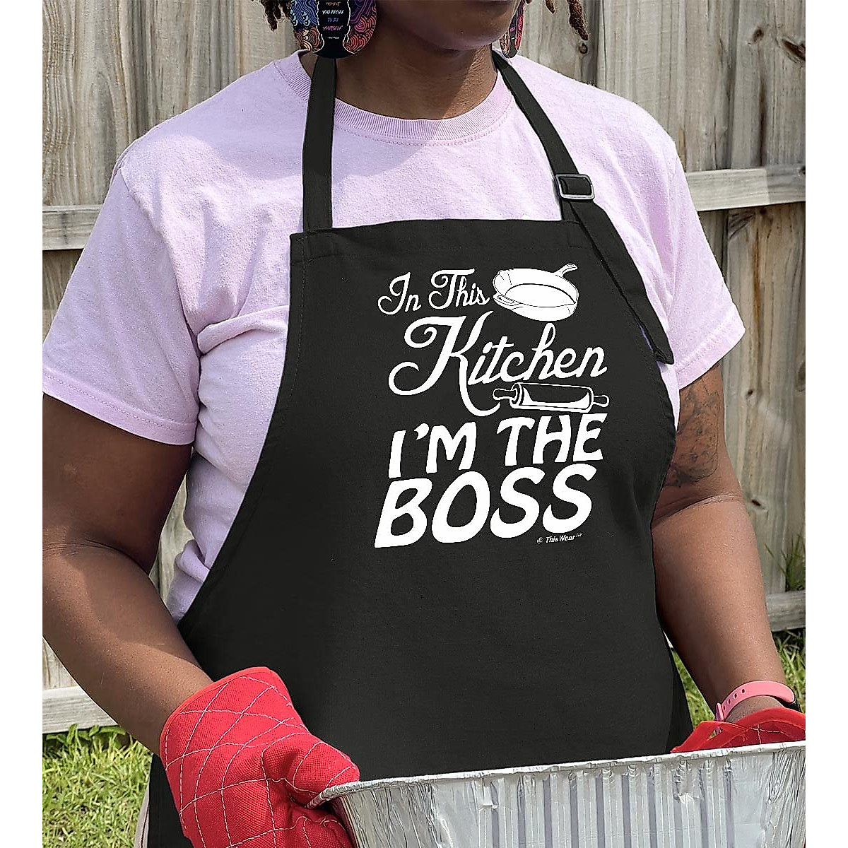 In This Kitchen I'm The Boss Funny Apron for Kitchen Two Pocket Apron Black [PPP]