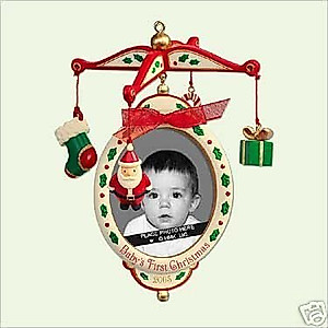 2005 Hallmark Keepsake Christmas Ornament BABY'S FIRST 1st CHRISTMAS Photo Holder QXG4622