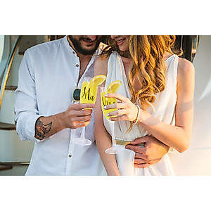 Mr and Mrs Champagne Flutes - Wedding Champagne Flutes for Bride & Groom Champagne Glasses - Mr and Mrs Gifts - 6oz Wedding Glasses for Bride and Groom Gifts, Wedding Toasting Glasses, Wedding Flutes