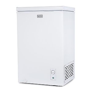 BLACK+DECKER 2.7 Cu. Ft. Compact Chest Freezer, Deep Freezer Holds Up To 94.5 Lbs. of Frozen Food, Removable Storage Basket, BCFK726, White