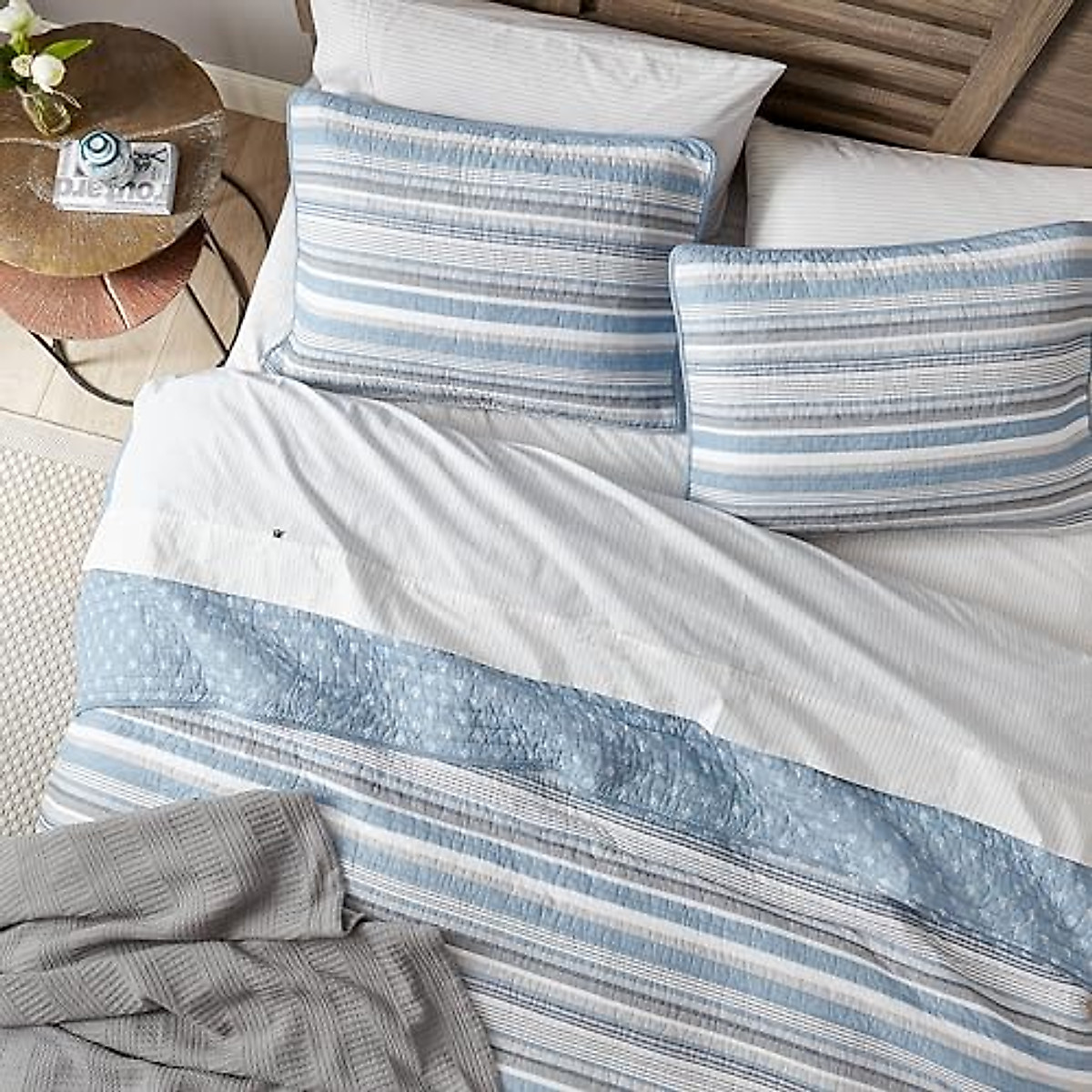 Nautica Quilt Set All Season Cotton Bedding with Matching Sham, Lightweight & Reversible, Queen, Jettison Grey/Blue/White