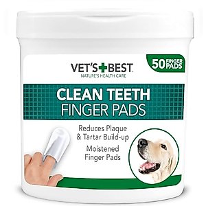 Vets Best Dental Care Finger Wipes | Reduces Plaque & Freshens Breath | Teeth Cleaning Finger Wipes for Dogs & Cats | 50 Disposable Wipes