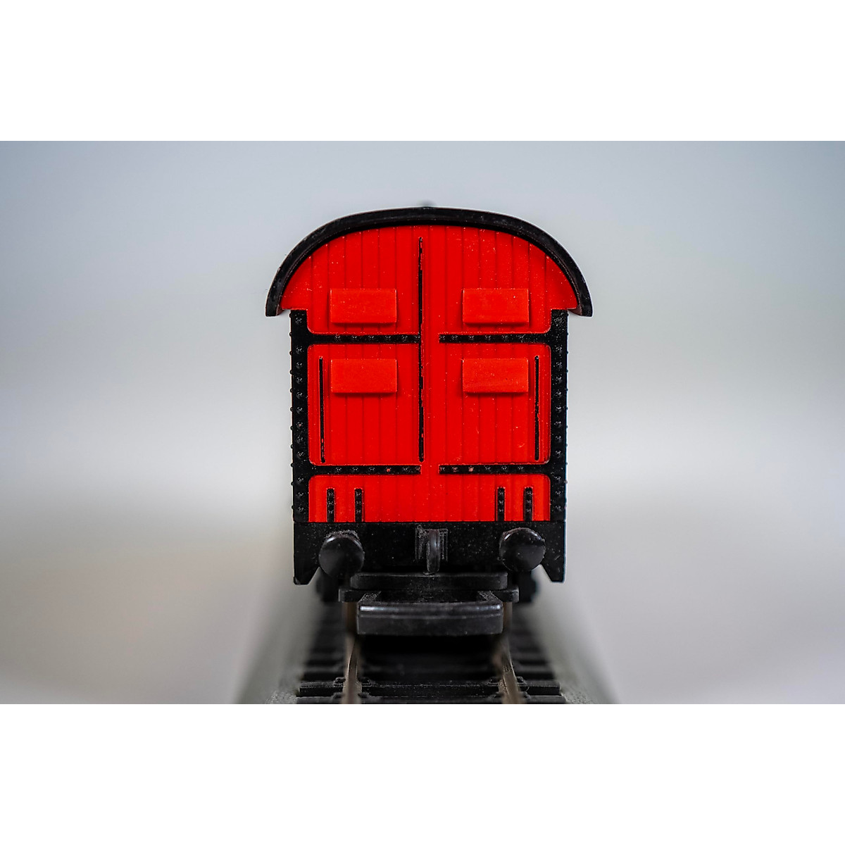 Bachmann Trains - THOMAS & FRIENDS MAIL CAR - RED - HO Scale