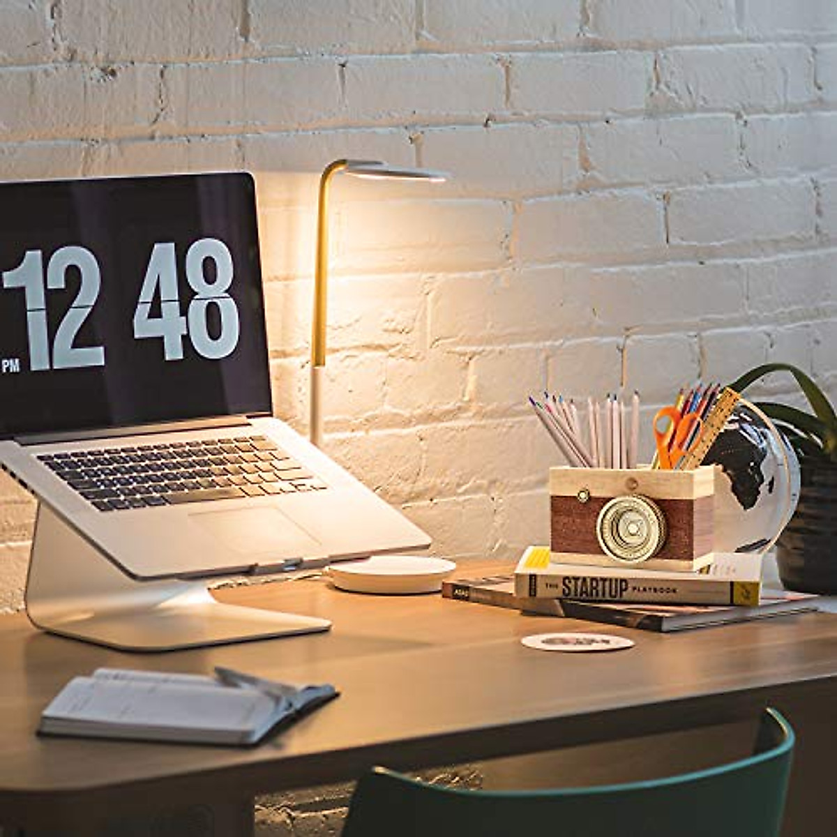 VOSTOR Zakka Camera Wooden Pencil Holder Desktop Pencil Holder Vintage Camera Decor Stationary Makeup Organizer Holder for Office Home, Back to School Gift For Photographers and Students