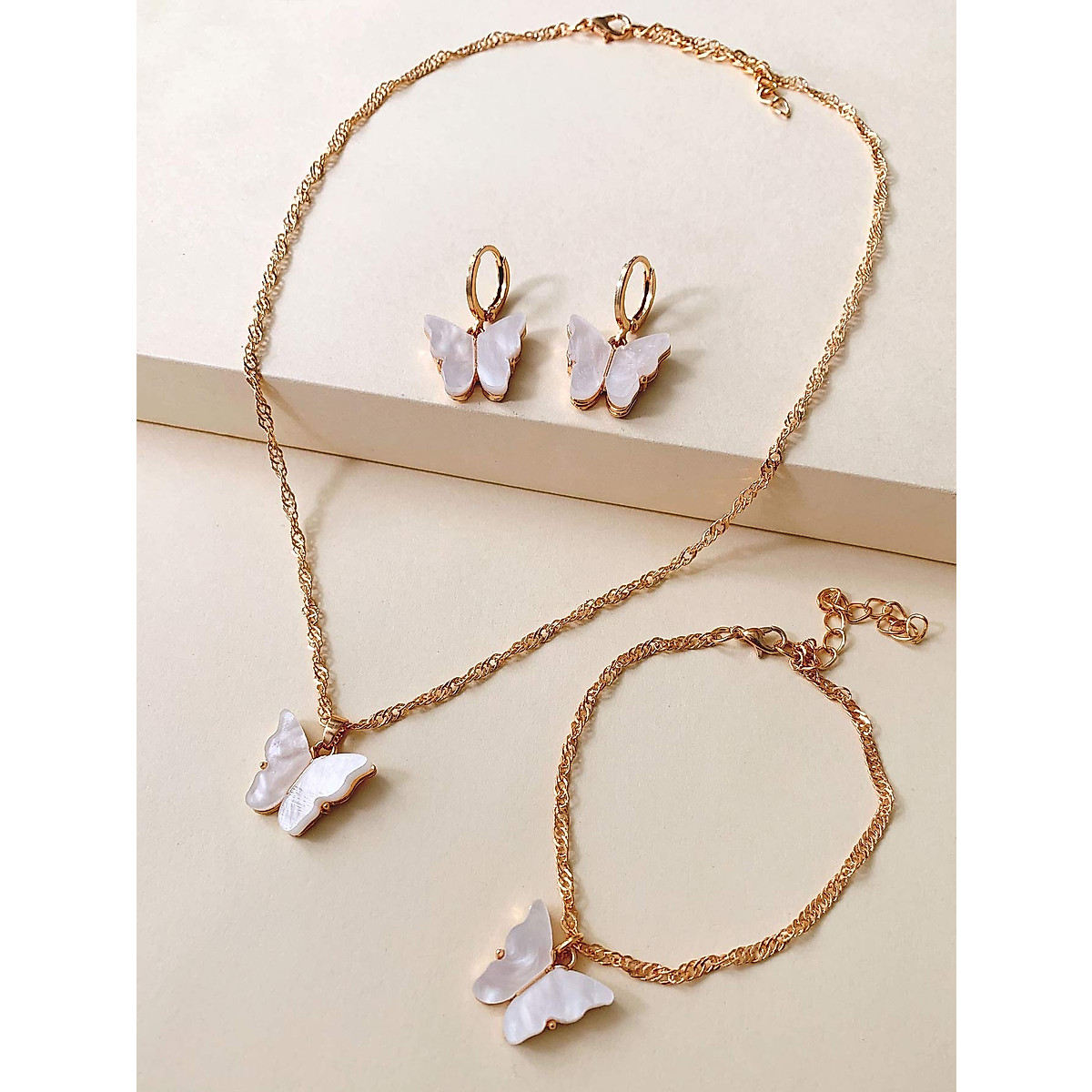 OMGREI 3 Pcs Butterfly Jewelry Set Cute Acrylic Butterfly Pendant Necklace Earrings Adjustable Chain Bohemian Necklace for Women Boho Jewelry Valentine's Day Gifts (Purple)