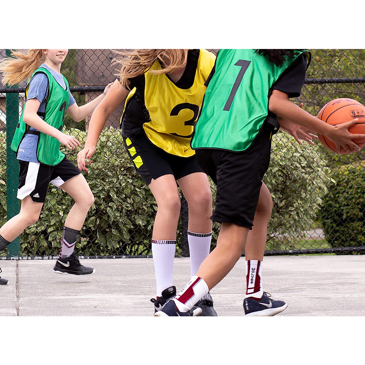 LVL10 Sports Pinnies - Reversible Numbered Practice Vest Pennies for Soccer, Basketball Scrimmages - Adults Kids (Large, 12 Pack (1-12), Red/Blue)